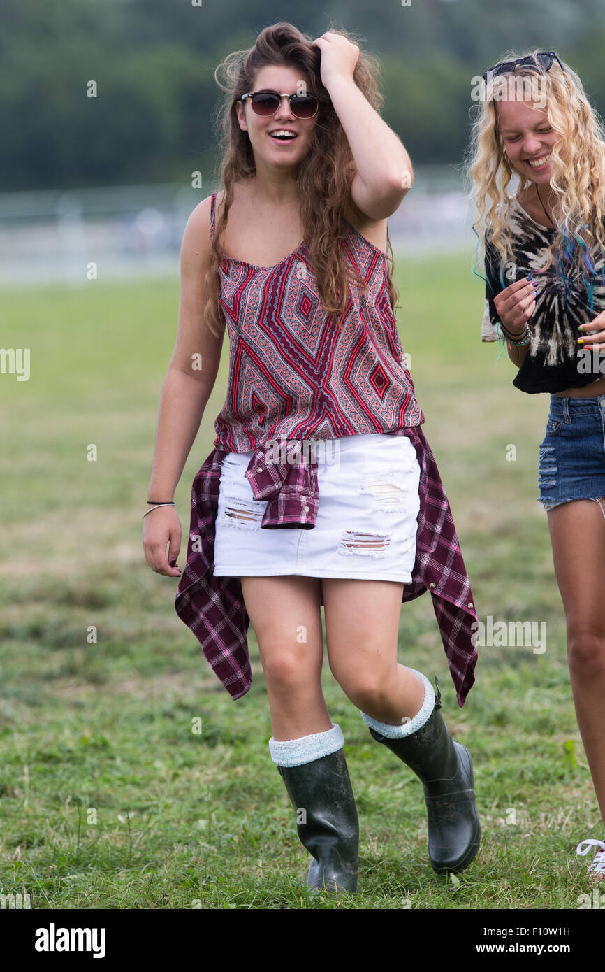 Music fans at the V Festival in Chelmsford,Essex Stock Photo - Alamy