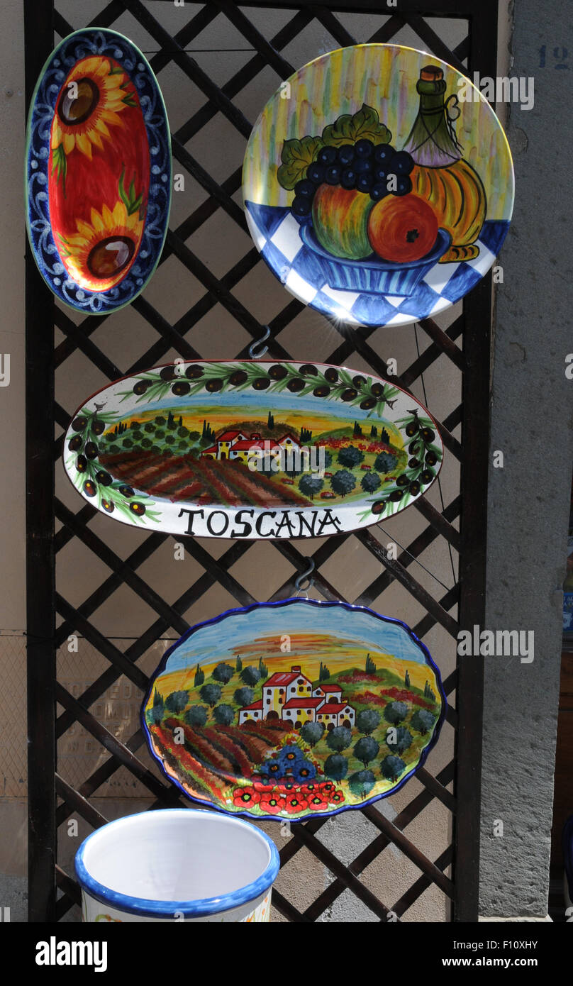 Tuscan themed plates hi-res stock photography and images - Alamy