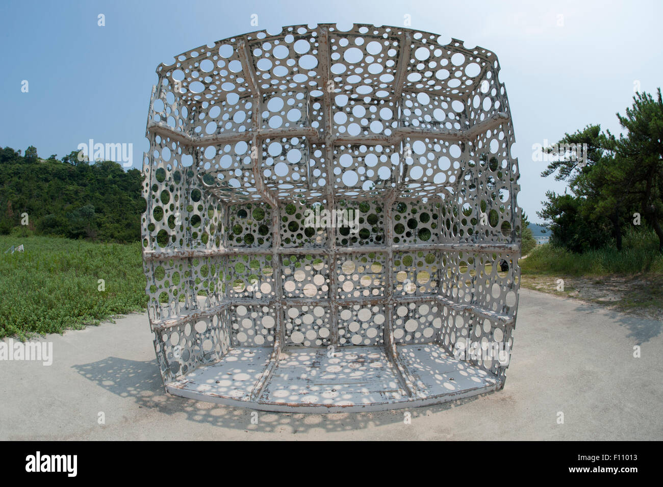 Shinto Ohtake's 'Shipyard Works' sculpture at the Benesse House gallery ...