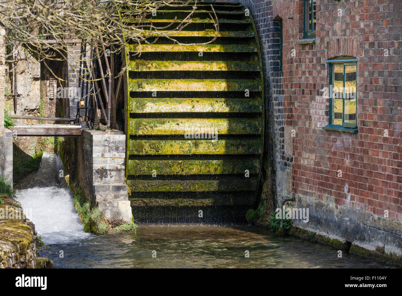 Old Mill, Lower Slaughter, in the Cotswolds, Gloucestershire, England ...