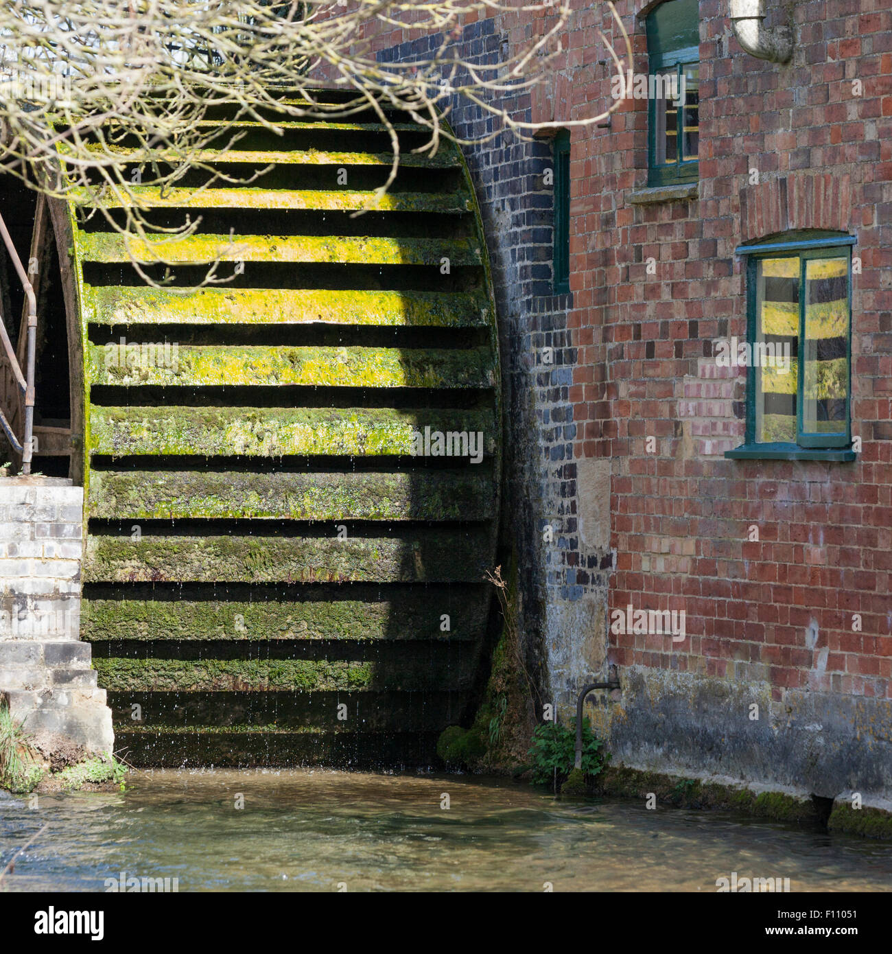 Old Mill, Lower Slaughter, in the Cotswolds, Gloucestershire, England ...