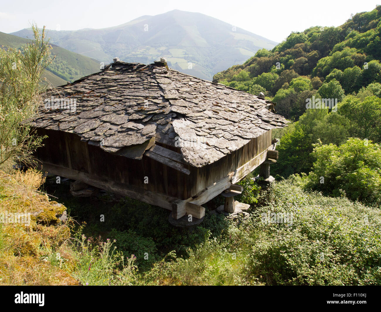 Horreo asturias hi-res stock photography and images - Alamy