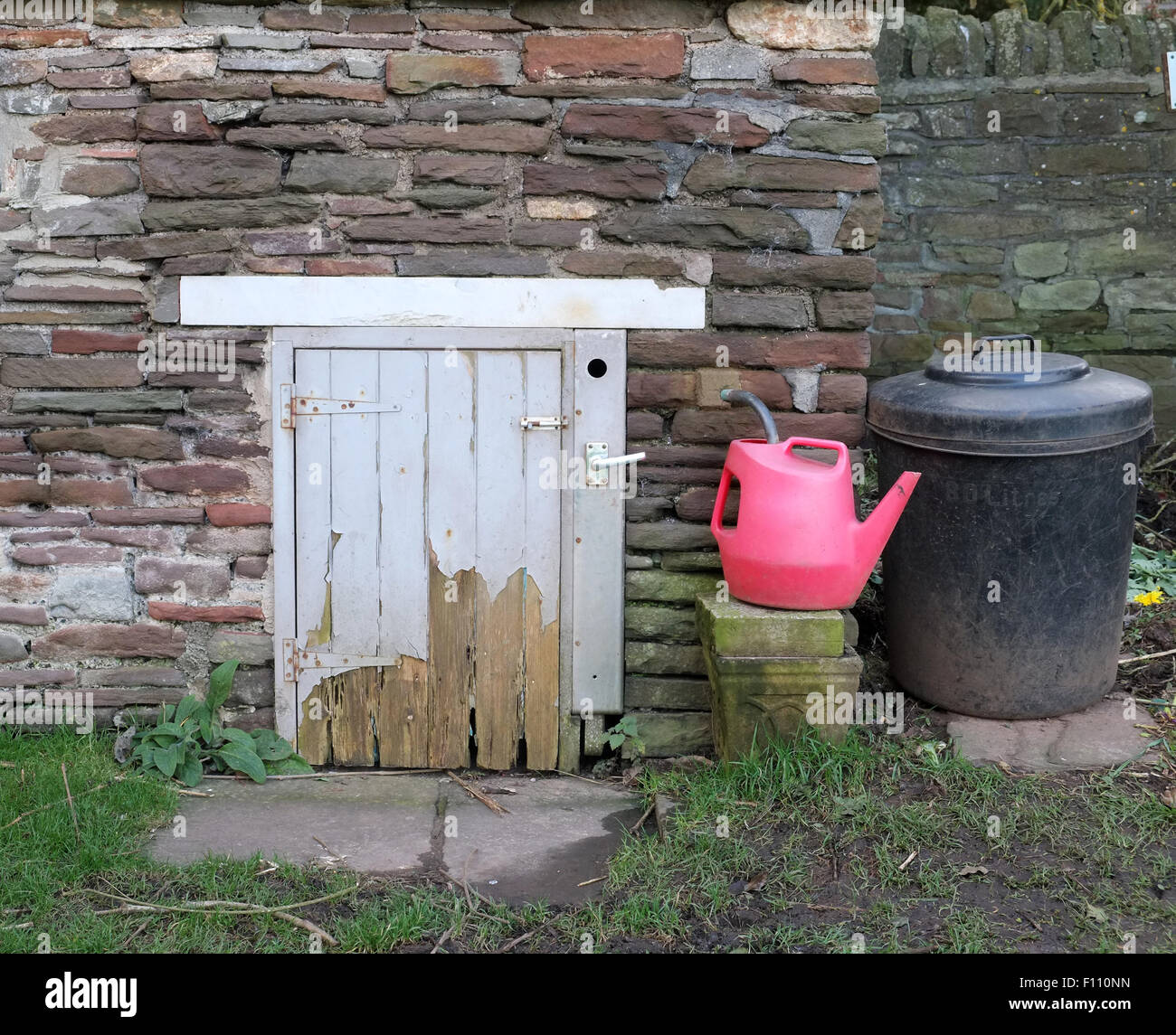 Rural trash hi-res stock photography and images - Alamy