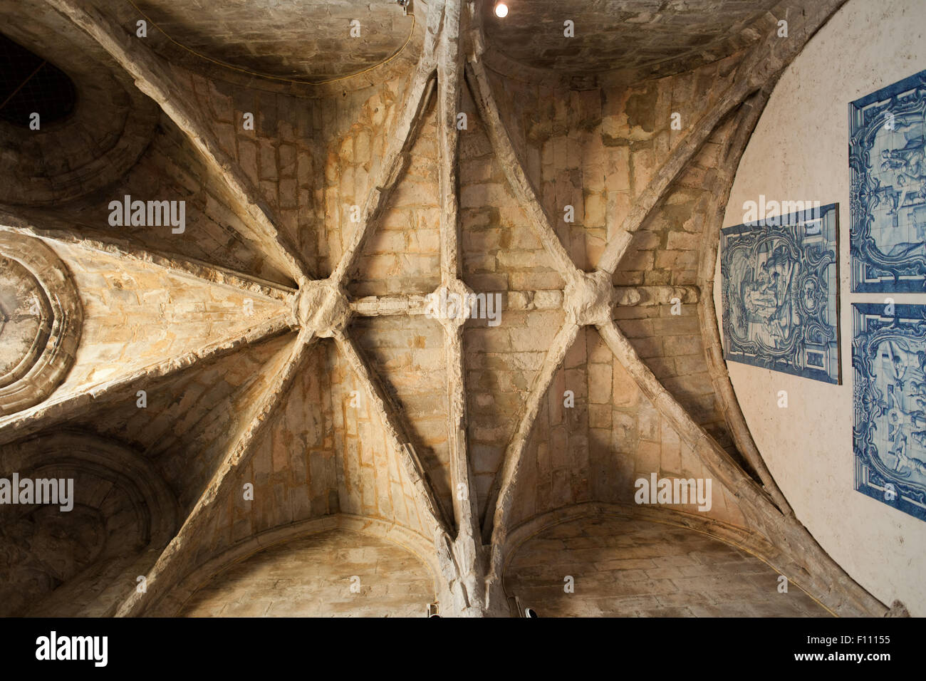 Gothic ribbed vaulted ceiling in Archeological Museum in Carmo Convent ...