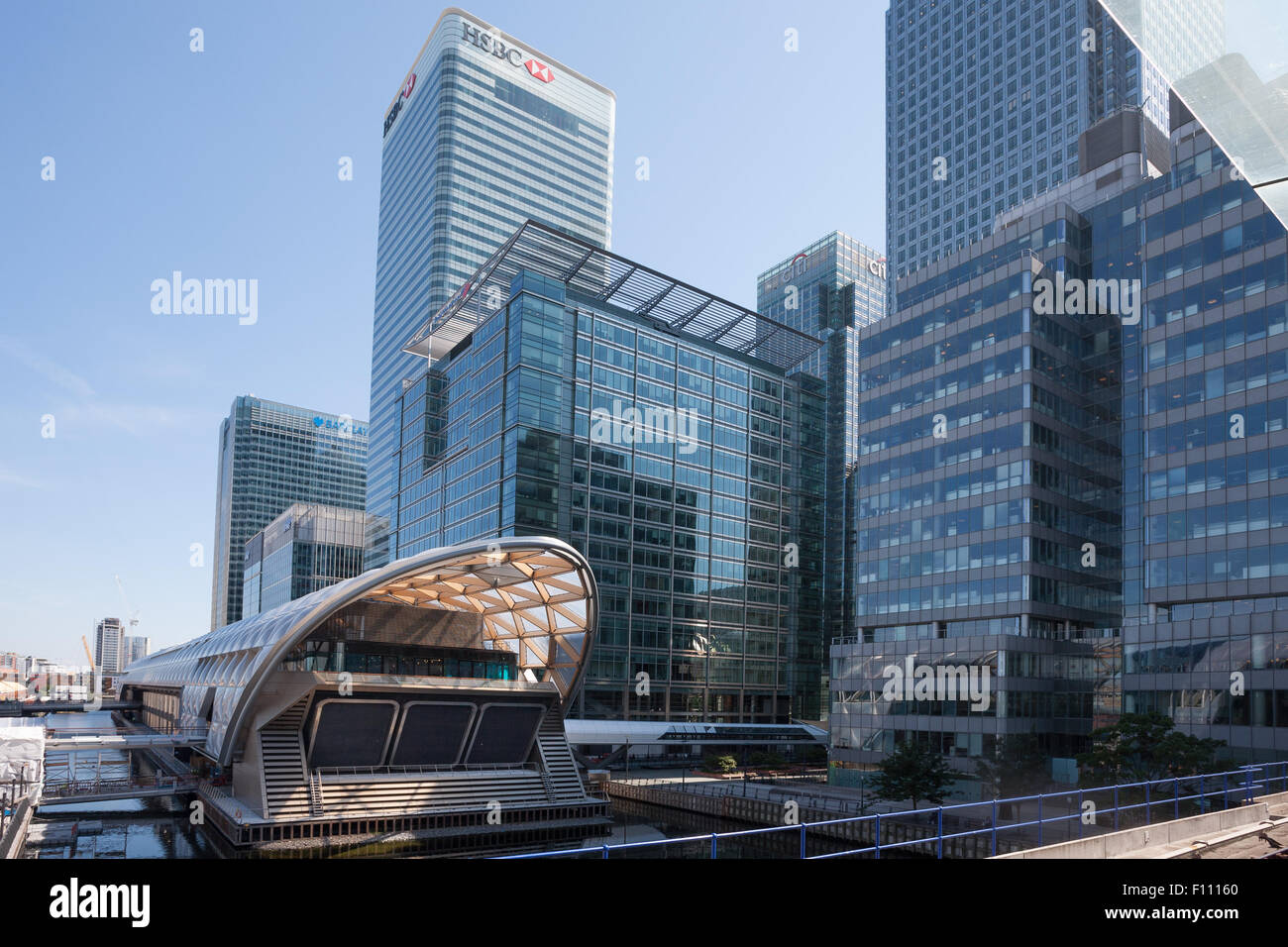 Crossrail hi-res stock photography and images - Alamy
