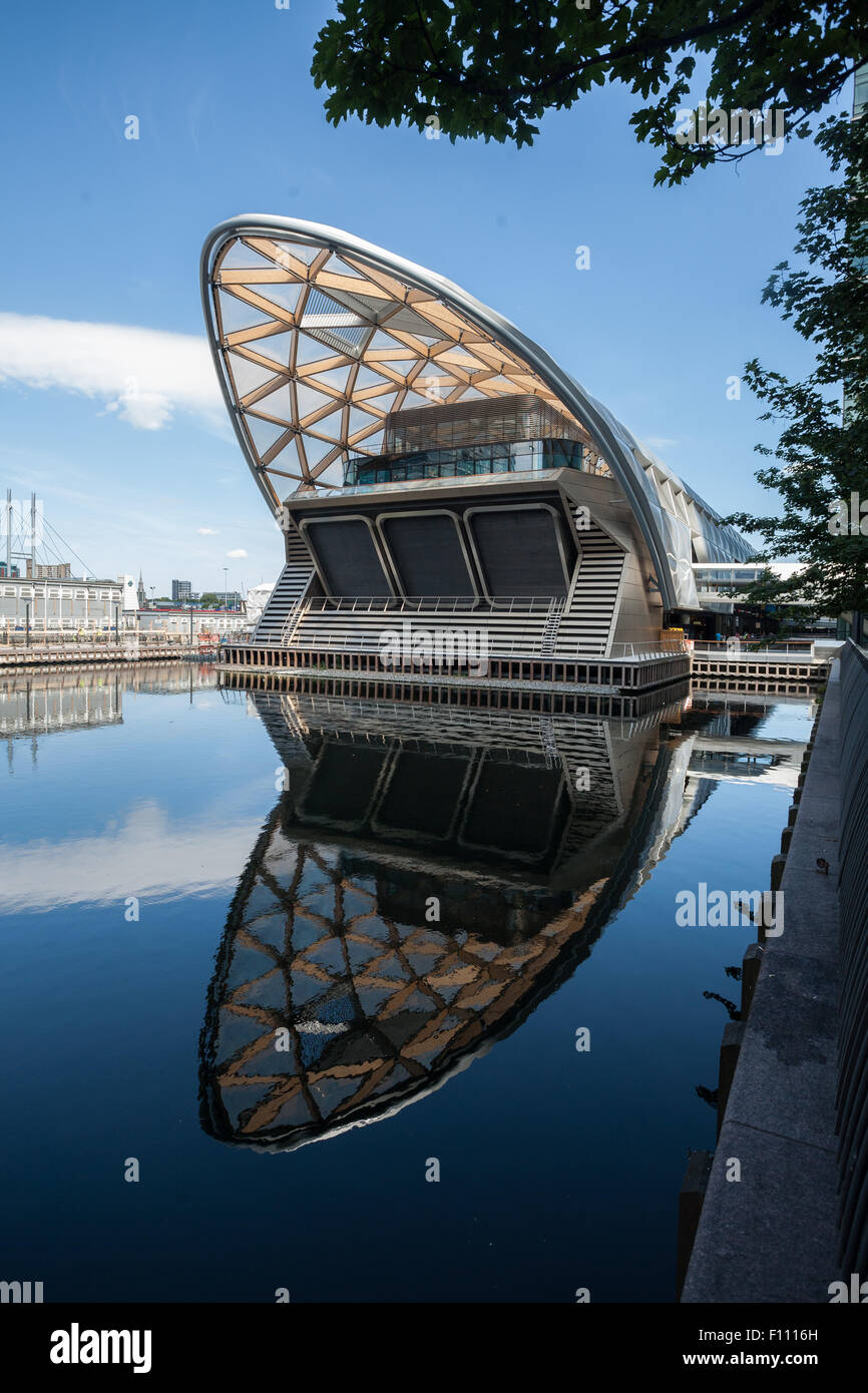 Crossrail Station, Canary Wharf, London, UK Stock Photo - Alamy