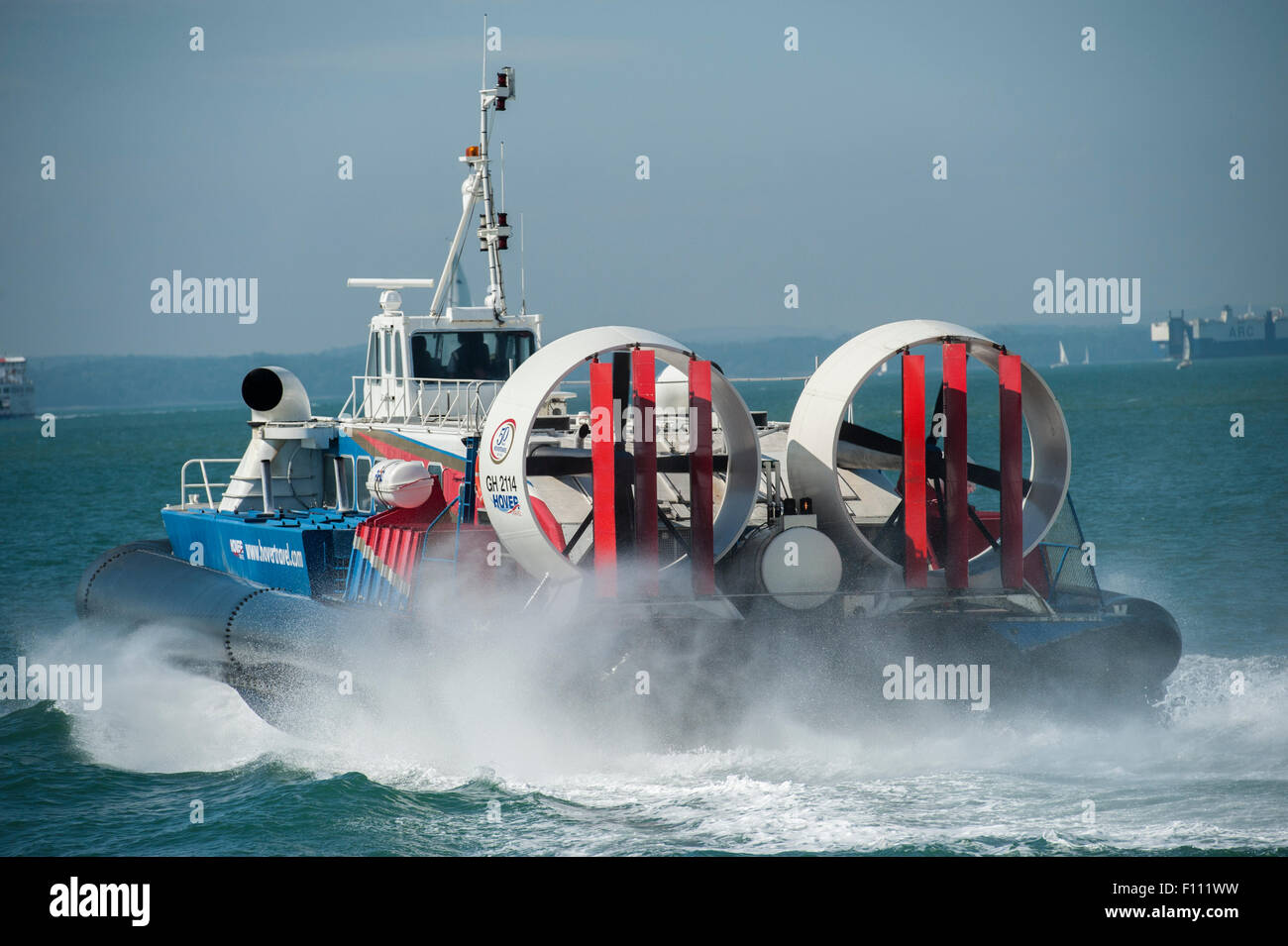 The Isle of Wight to Portsmouth to Ryde hovercraft Stock Photo - Alamy