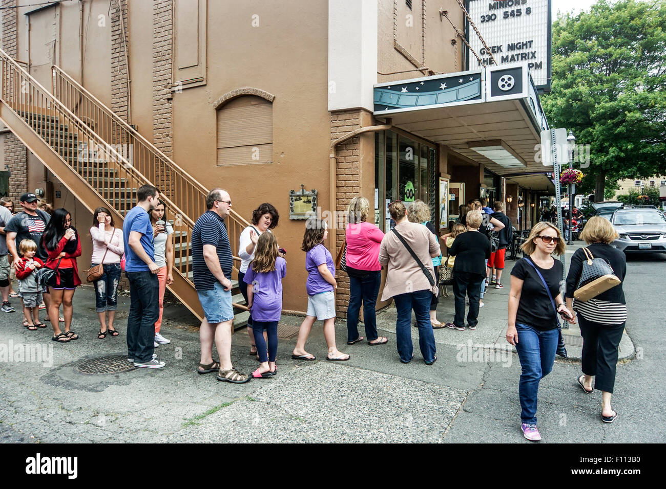 Line at movie theater hi-res stock photography and images - Alamy