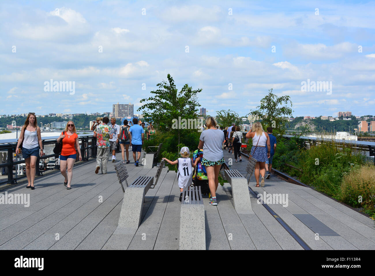 People on the High Line on the West Side of Manhattan Stock Photo - Alamy