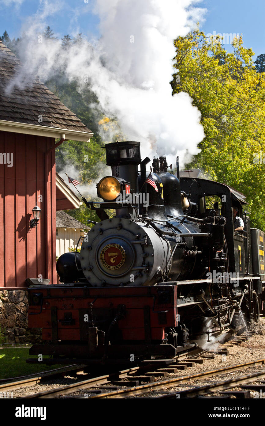 Old Steam Locomotive Stock Photo - Alamy