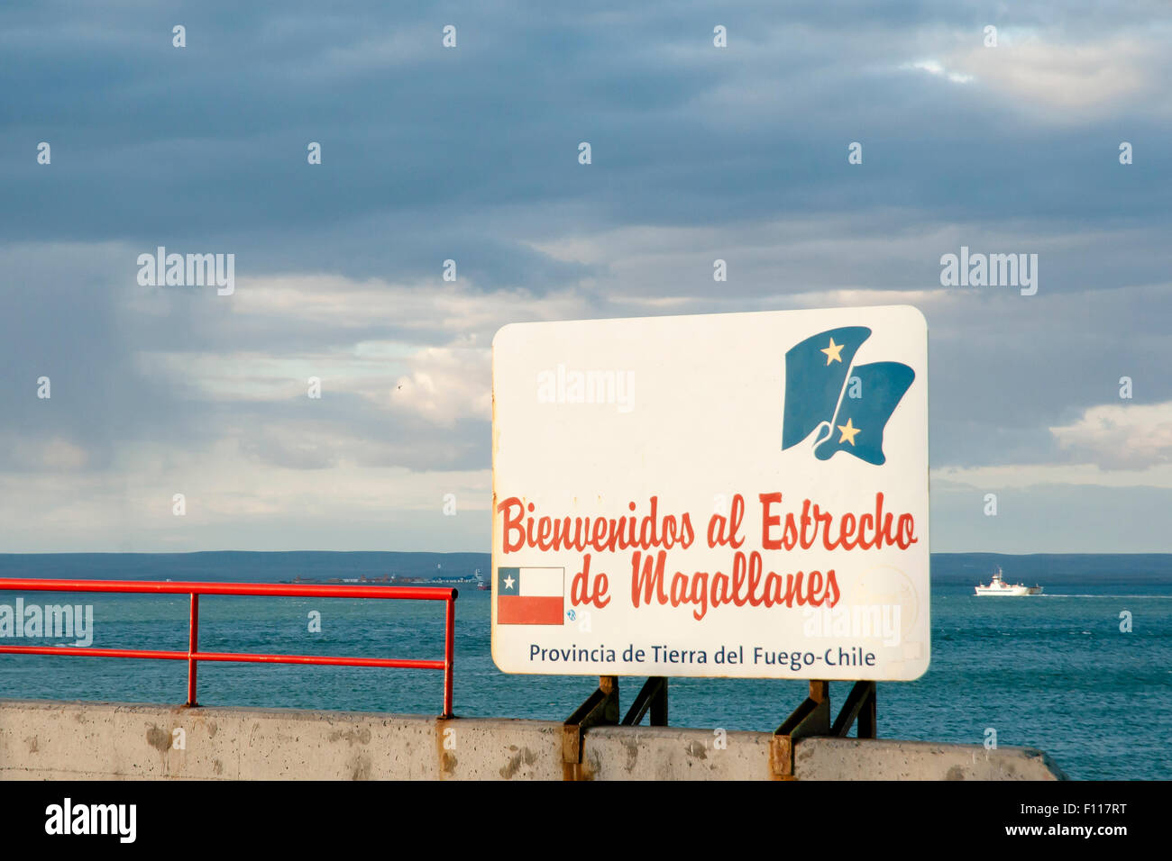 Bienvenidos (welcome) sign hi-res stock photography and images - Alamy