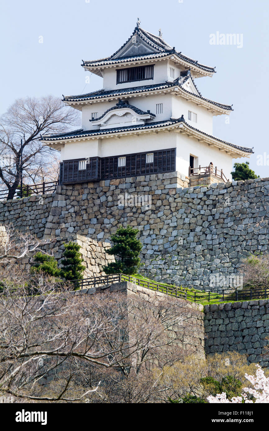 Marugame castle in Japan. Original castle keep, tenshu, in the sotogata ...