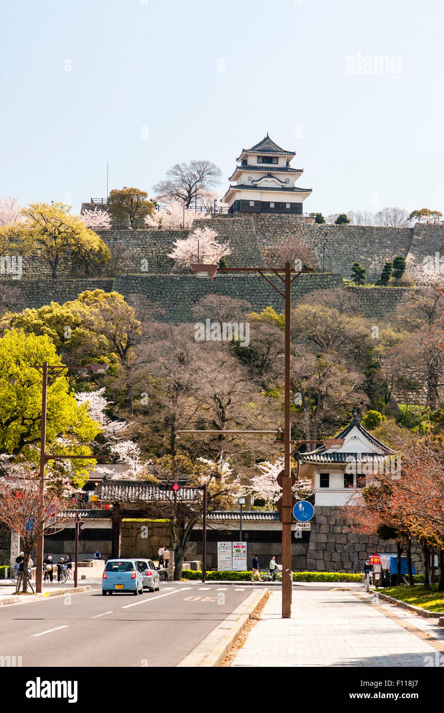 Japanese castle gate hi-res stock photography and images - Alamy