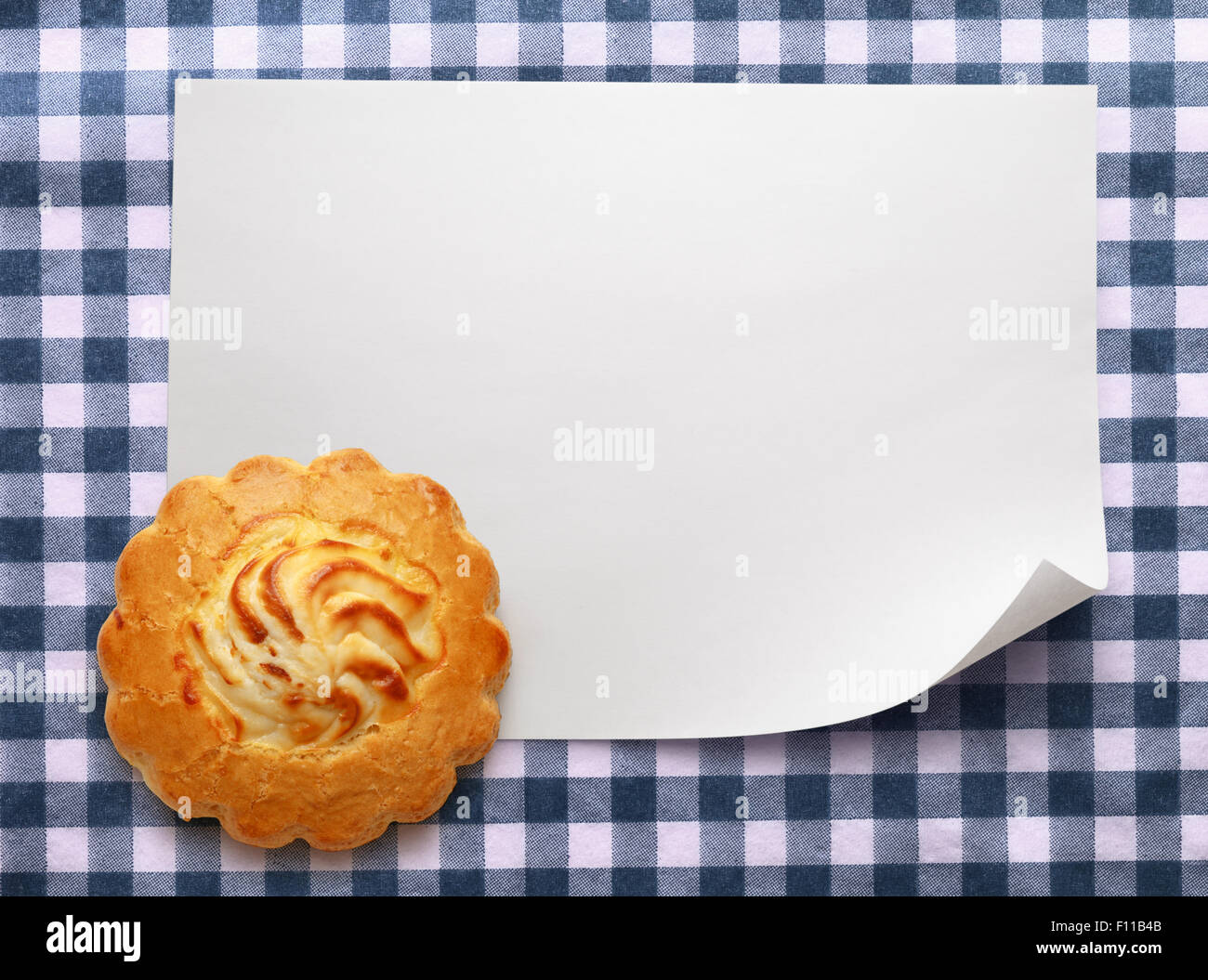 White blank background hi-res stock photography and images - Alamy