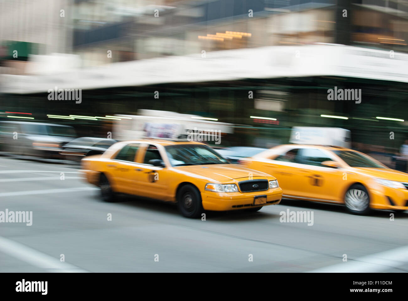 Nyc taxi cab hi-res stock photography and images - Alamy