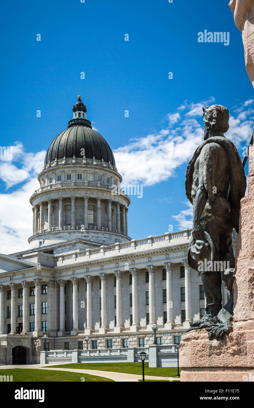 Sate building hi-res stock photography and images - Alamy