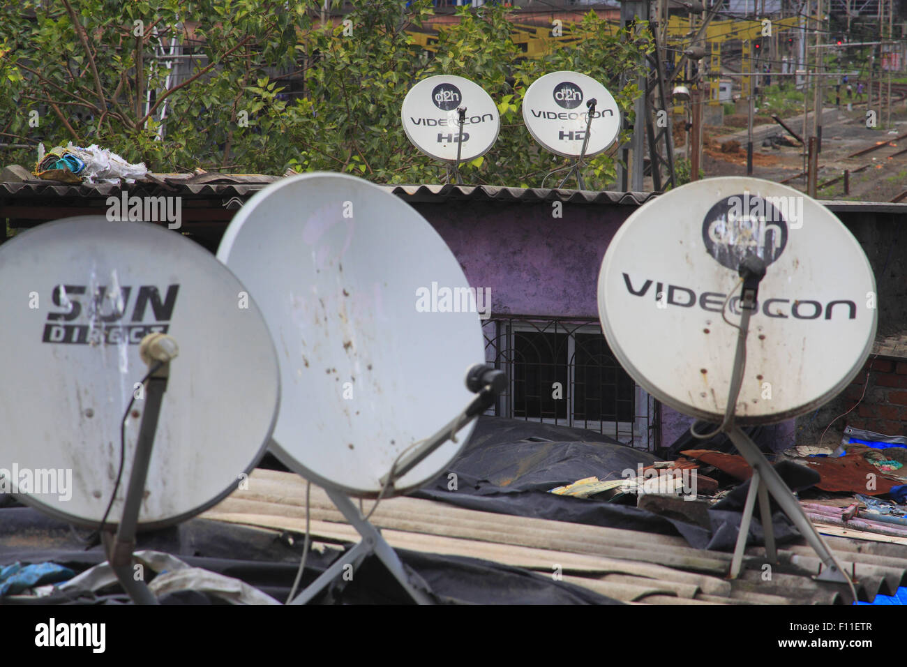 Dharavi slum india market hi-res stock photography and images - Alamy
