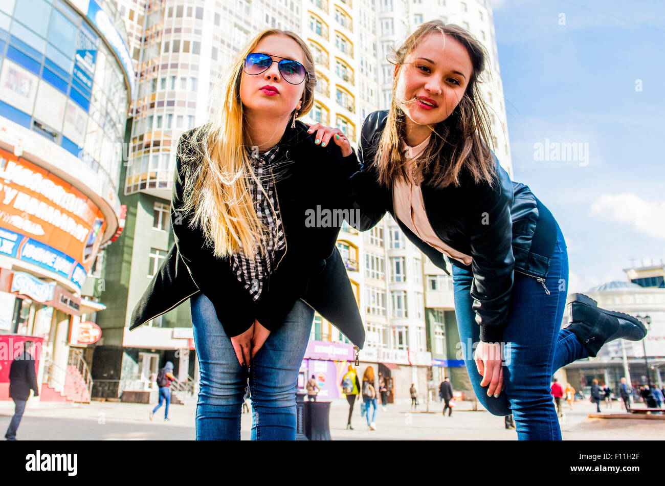 Leaning angle hi-res stock photography and images - Alamy