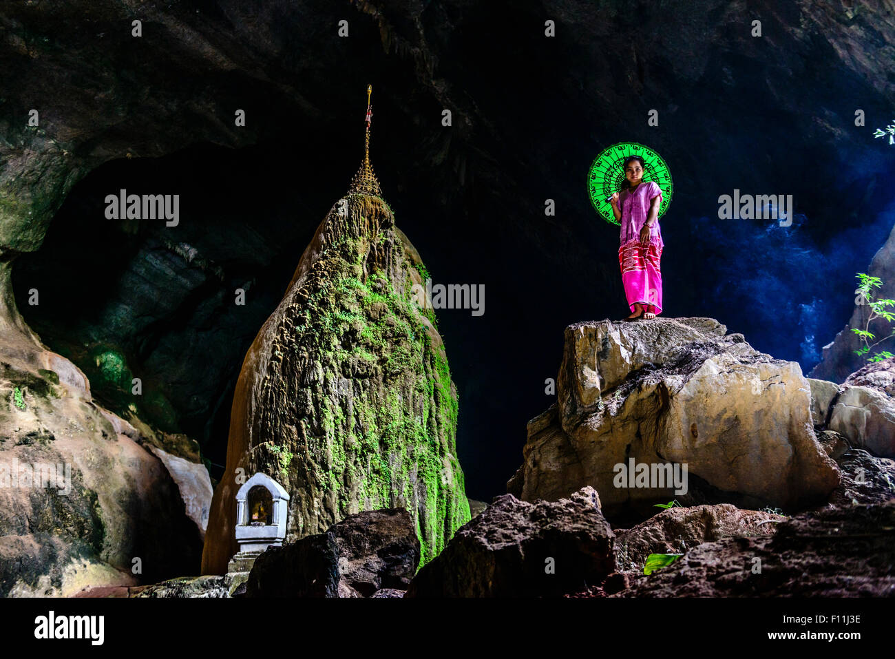 Myanmar temple on rock hi-res stock photography and images - Alamy