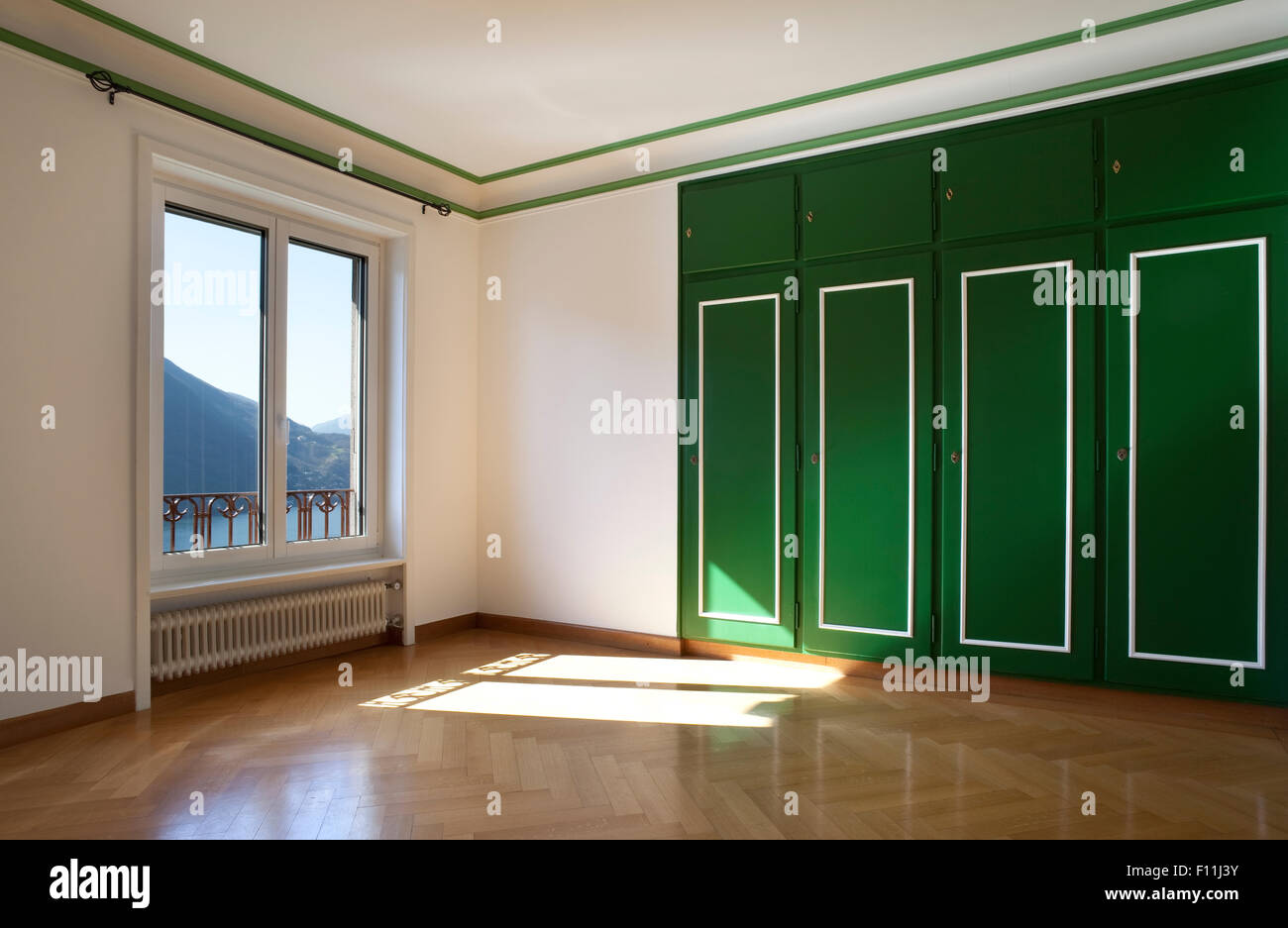 empty room, window with a view Stock Photo - Alamy