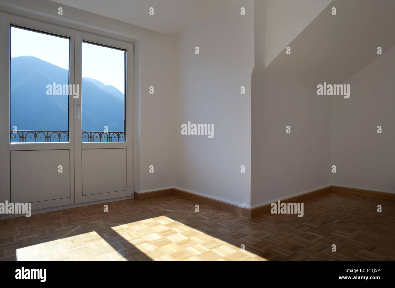 empty room, window with a view Stock Photo - Alamy