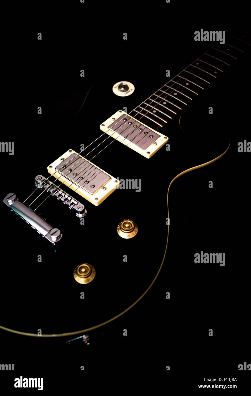 Classic electric guitar with string detail Stock Photo - Alamy