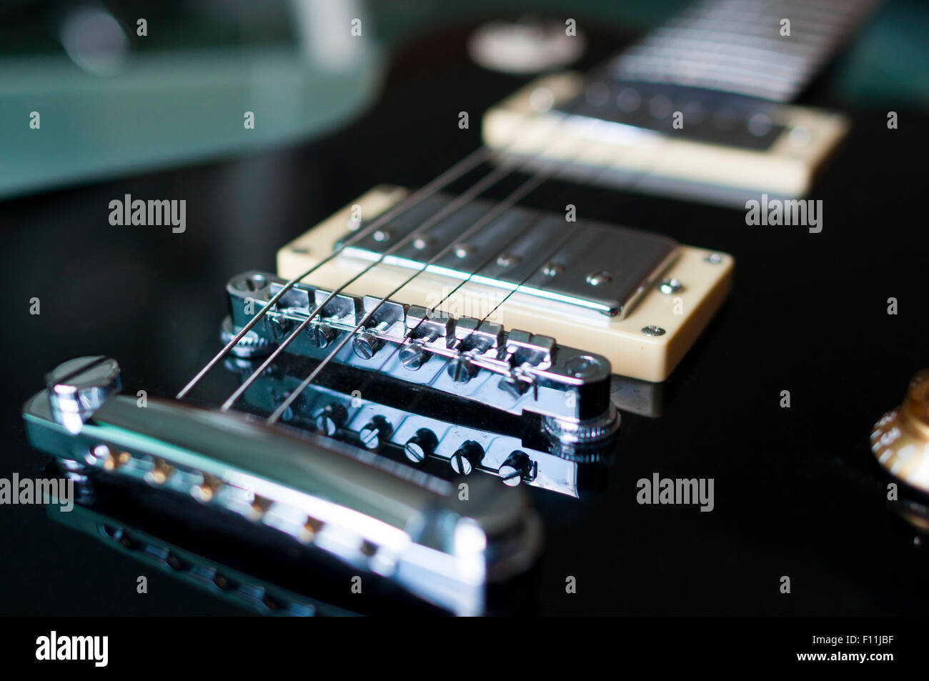 Classic electric guitar with string detail Stock Photo - Alamy