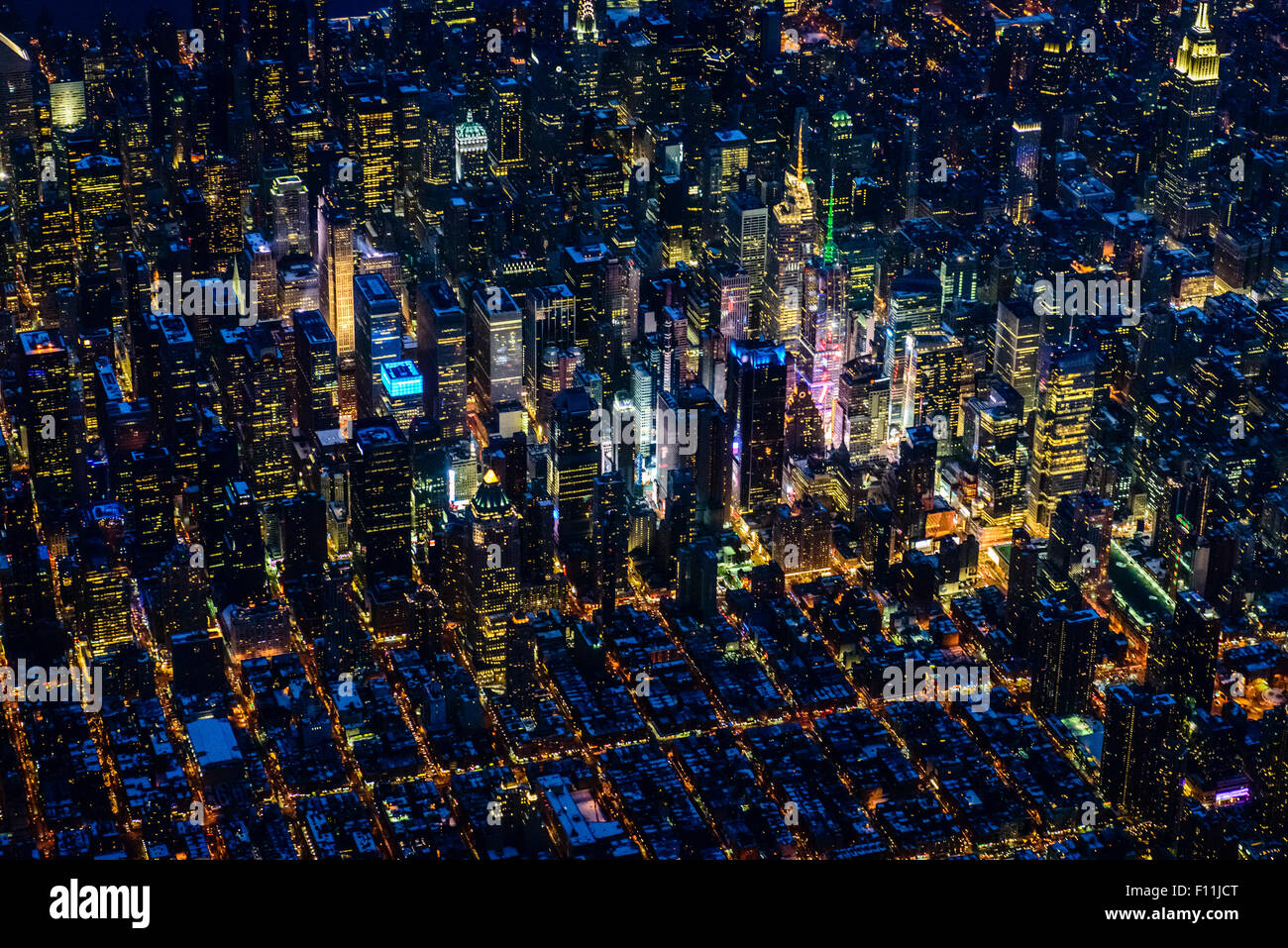 The skyline of manhattan from a long distance hi-res stock photography ...