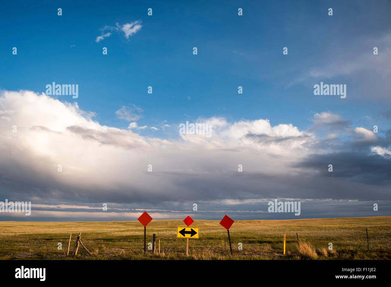 Traffic sign directions distance hi-res stock photography and images ...