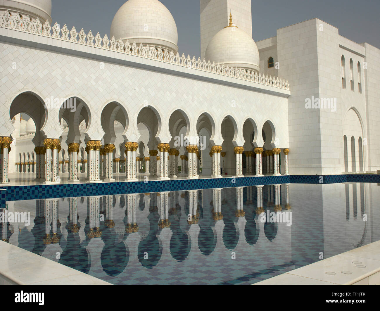 Abu dhabi uae swimming pool hi-res stock photography and images - Alamy