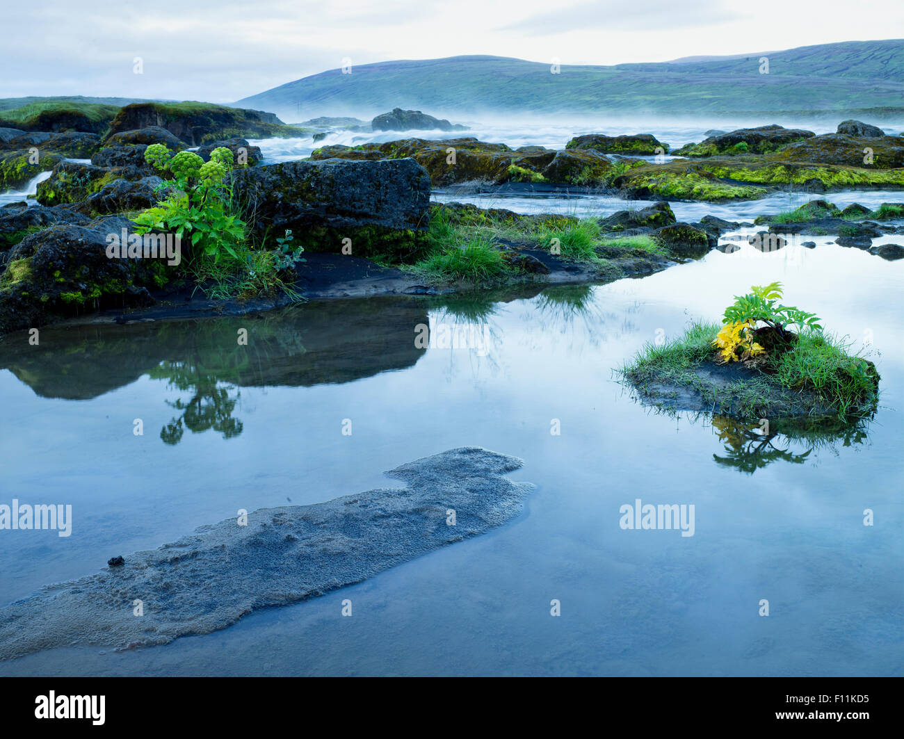 Waterfall cascade pond hi-res stock photography and images - Alamy