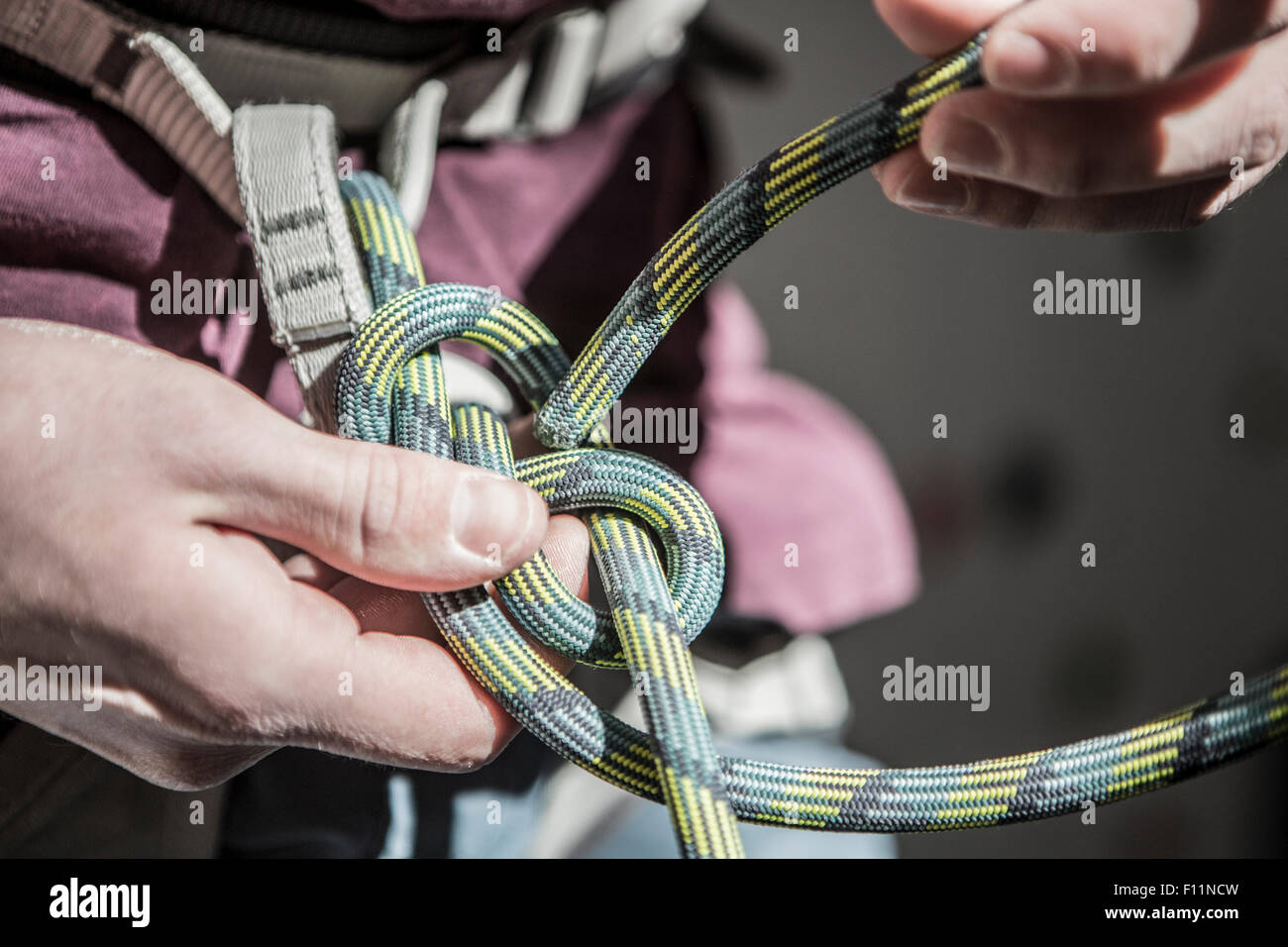 Tying the knot hi-res stock photography and images - Alamy
