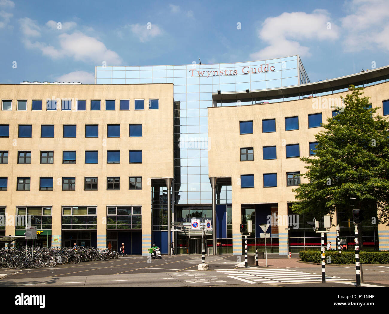 Modern architecture Twynstra Gudde management consultants offices, Amersfoort, Netherlands Stock ...