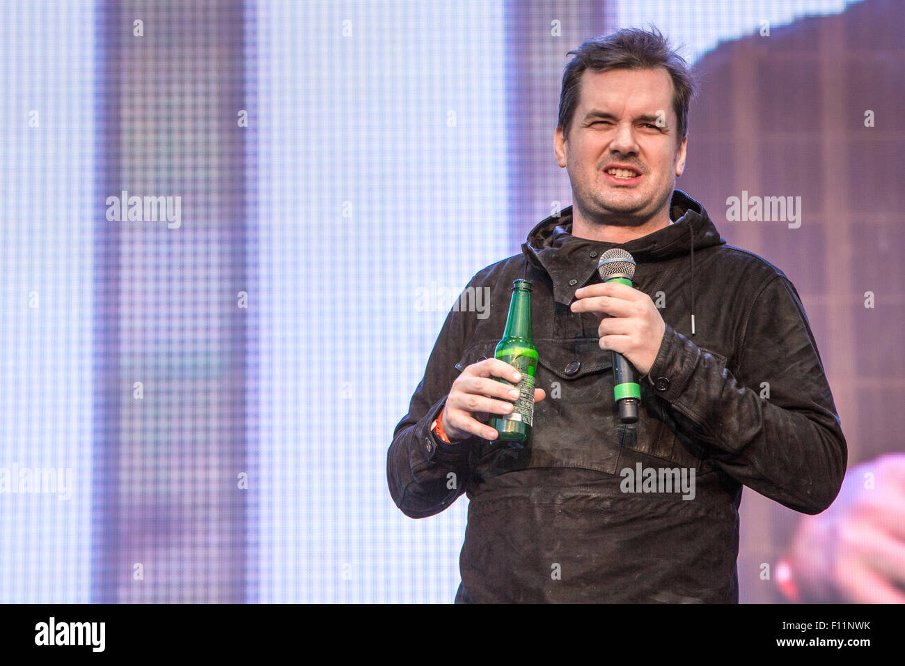 Australian comedian hi-res stock photography and images - Alamy