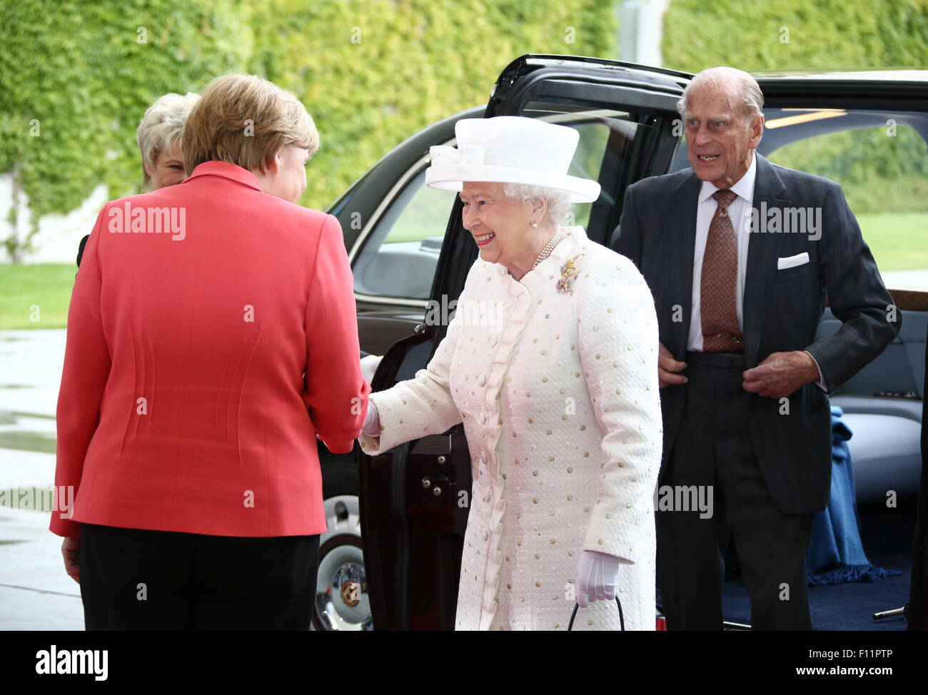 Chancellor of Germany Angela Merkel Welcomes Queen Elizabeth II and ...