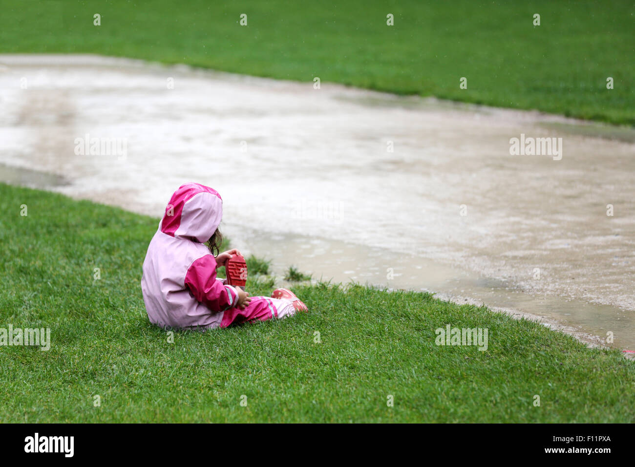 Girl soaking wet hi-res stock photography and images - Alamy