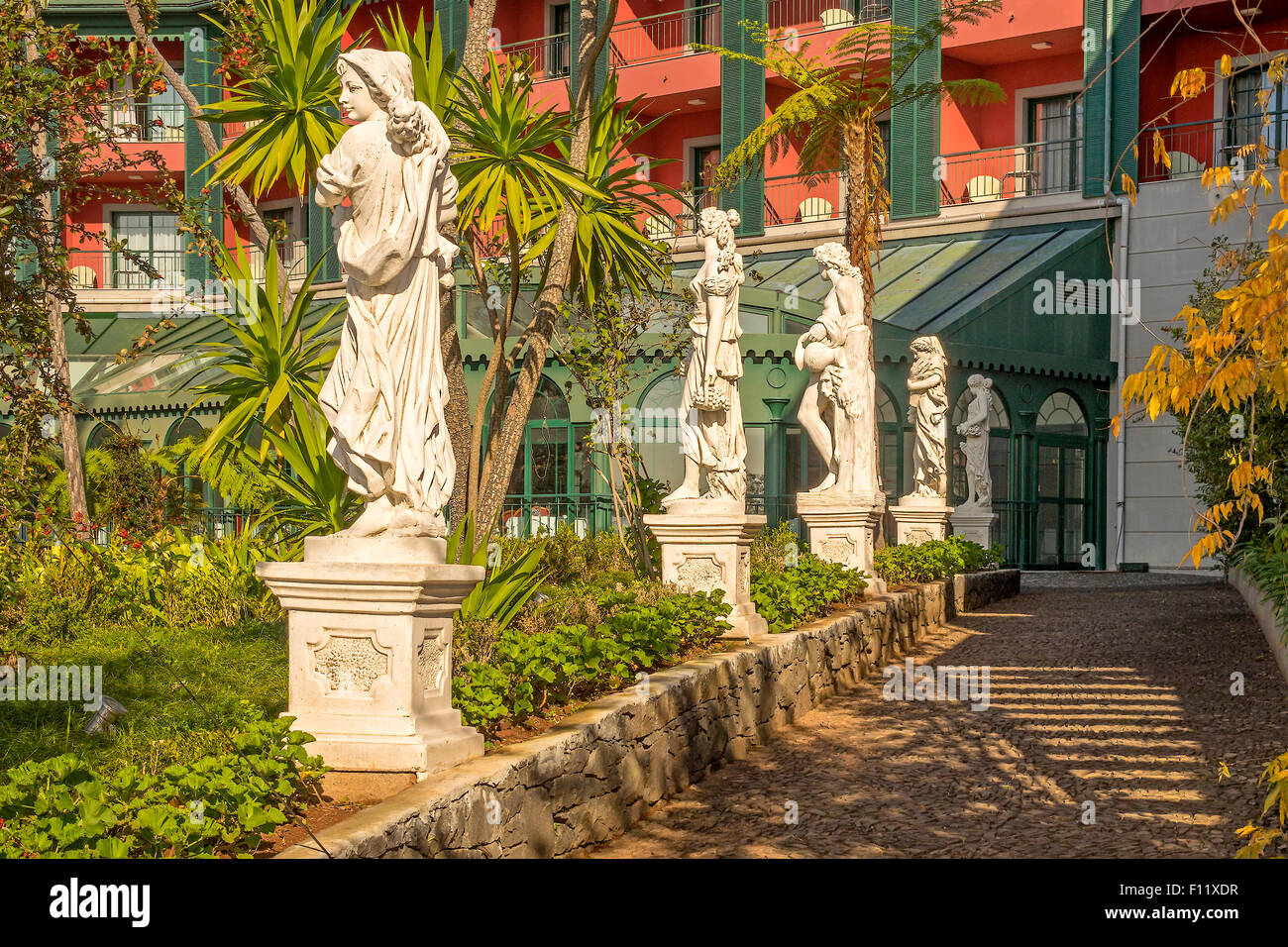 Stonework pathway hi-res stock photography and images - Alamy