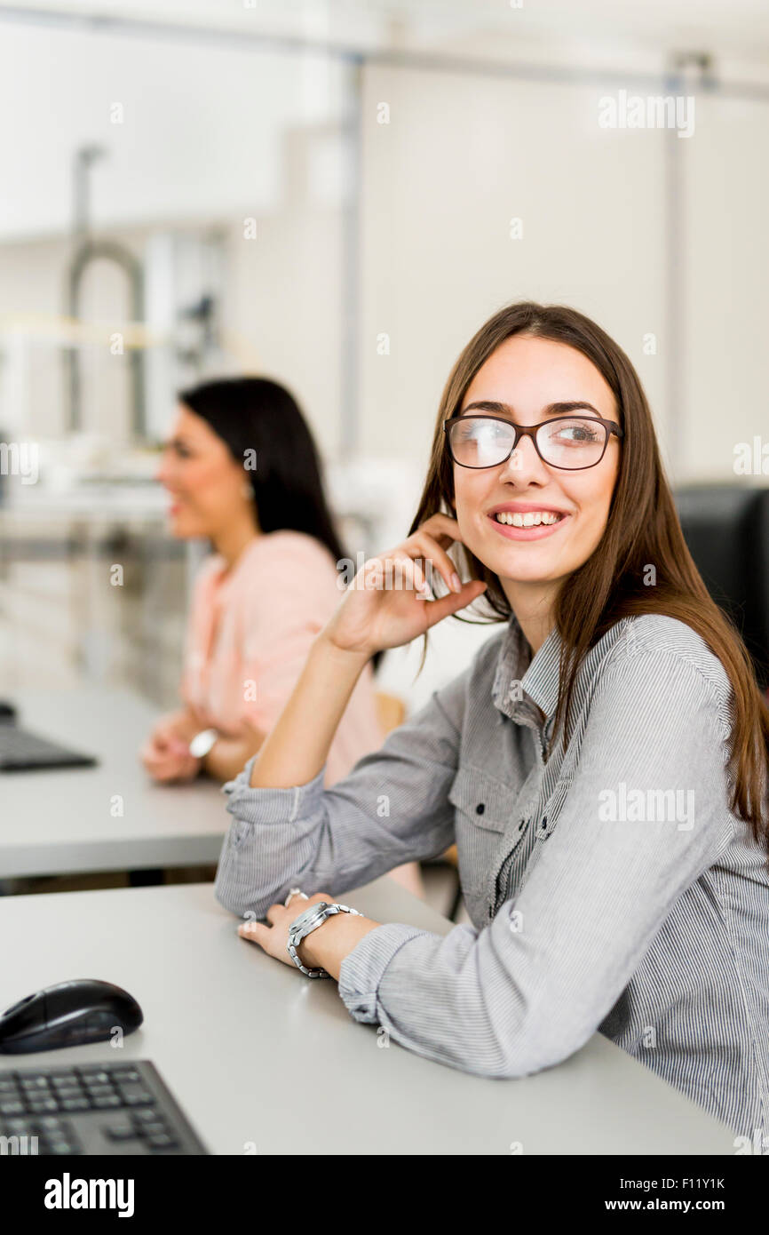 Single computer table classroom hi-res stock photography and images - Alamy