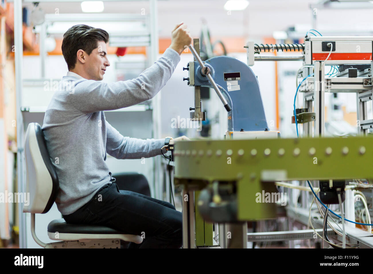 Teamwork science hi-res stock photography and images - Alamy