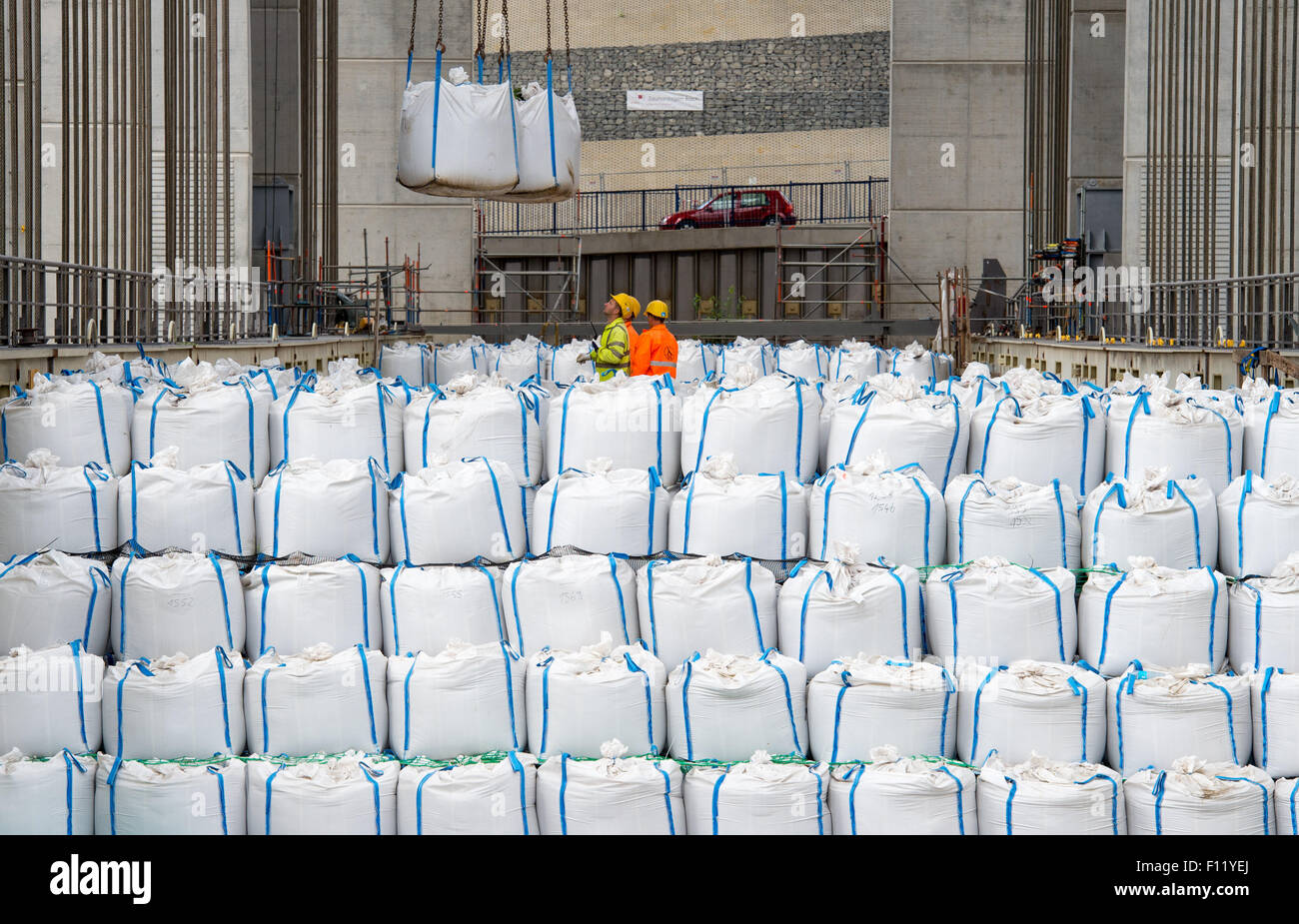 Trough ship lift niederfinow hi-res stock photography and images - Alamy