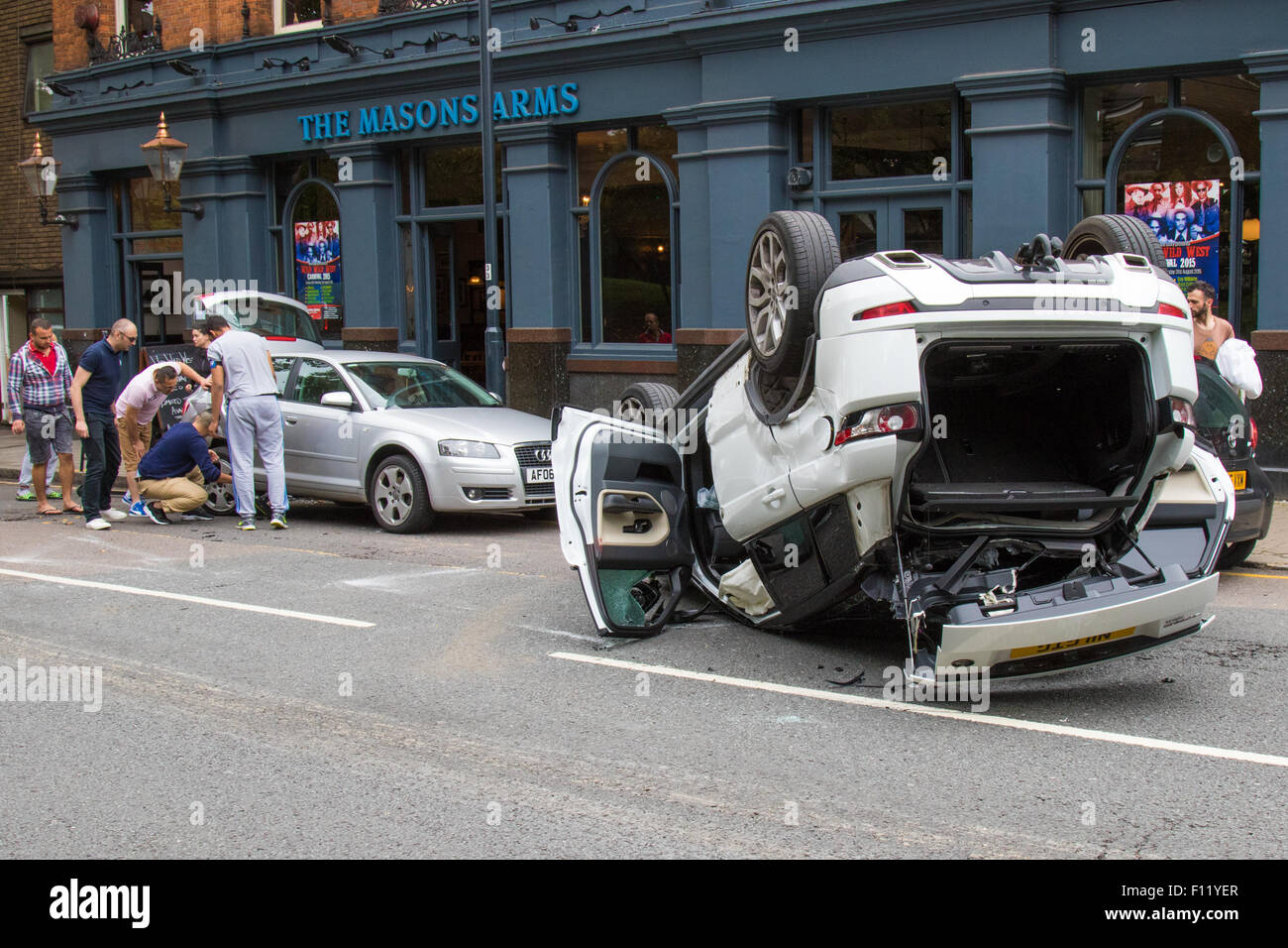 Range Rover Accident High Resolution Stock Photography and Images - Alamy