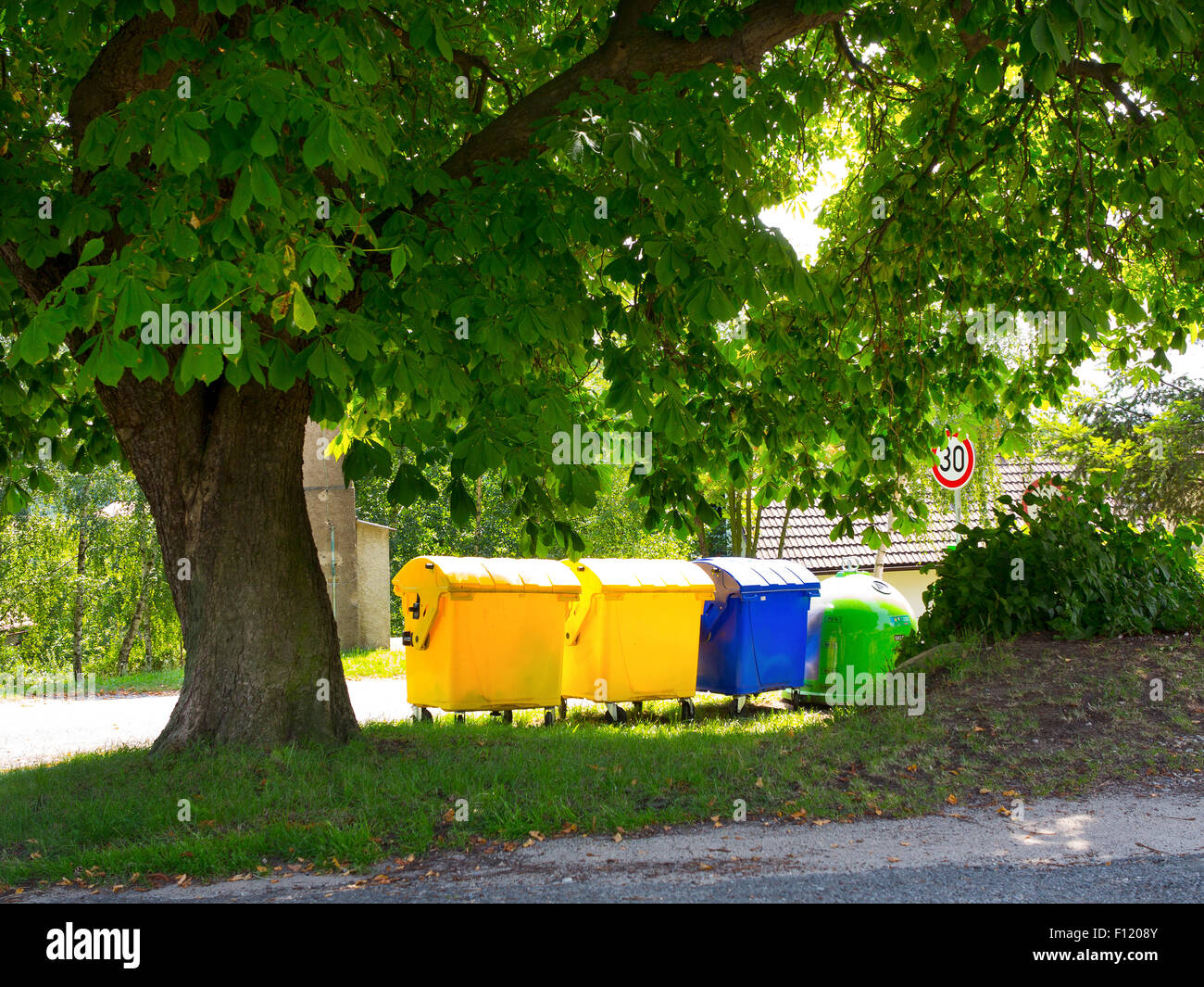 Recycling containers hi-res stock photography and images - Alamy Recycling containers hi-res stock photography and images - Alamy