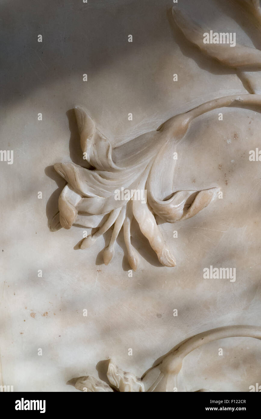 Agra, Uttar Pradesh, India. The Taj Mahal; detail of floral carving on ...