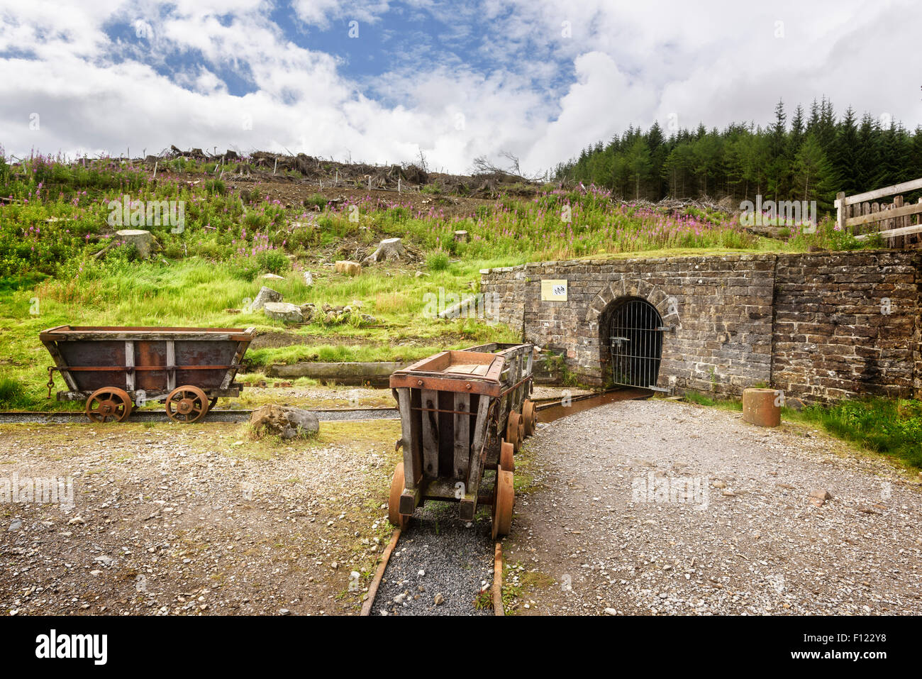 Lead mine hi-res stock photography and images - Alamy