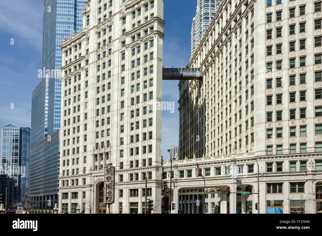 View of buildings on downtown Chicago Stock Photo - Alamy