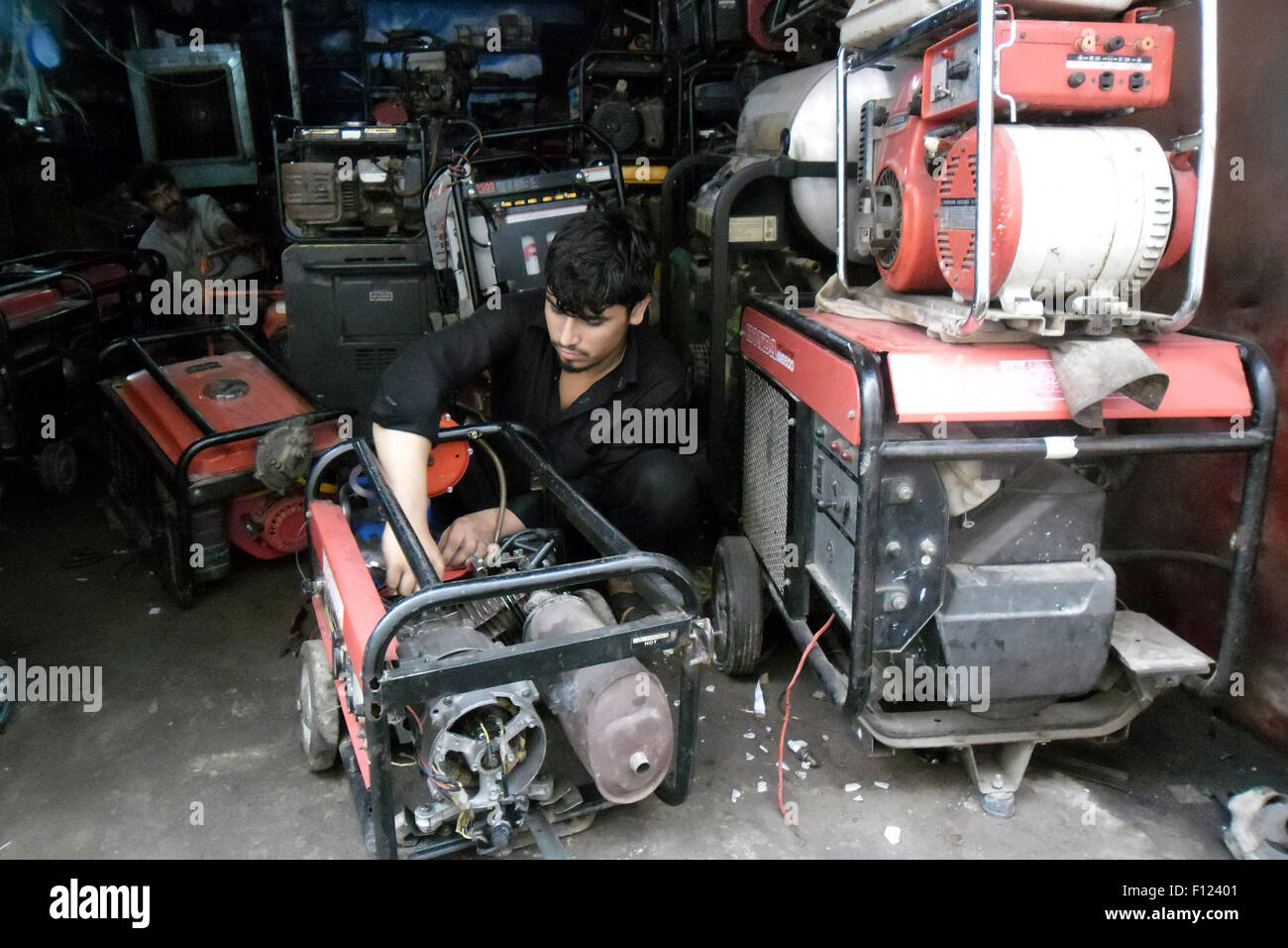 Generator repairs hi-res stock photography and images - Alamy