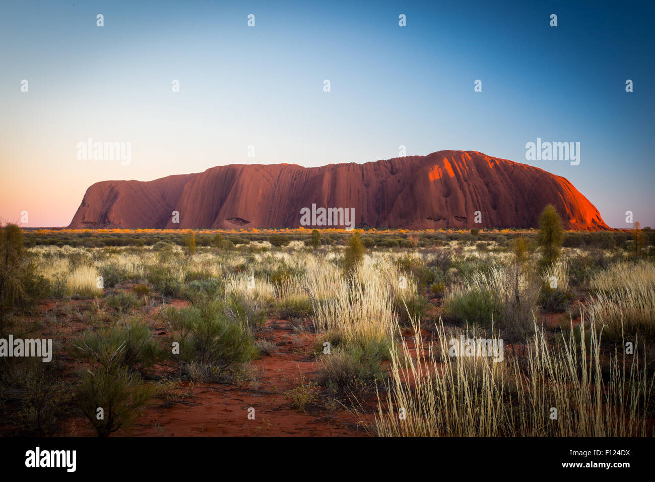 Sunrise uluru australia hi-res stock photography and images - Alamy