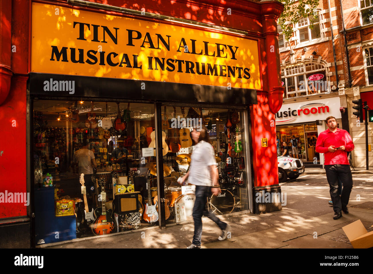 Tin pan alley High Resolution Stock Photography and Images - Alamy