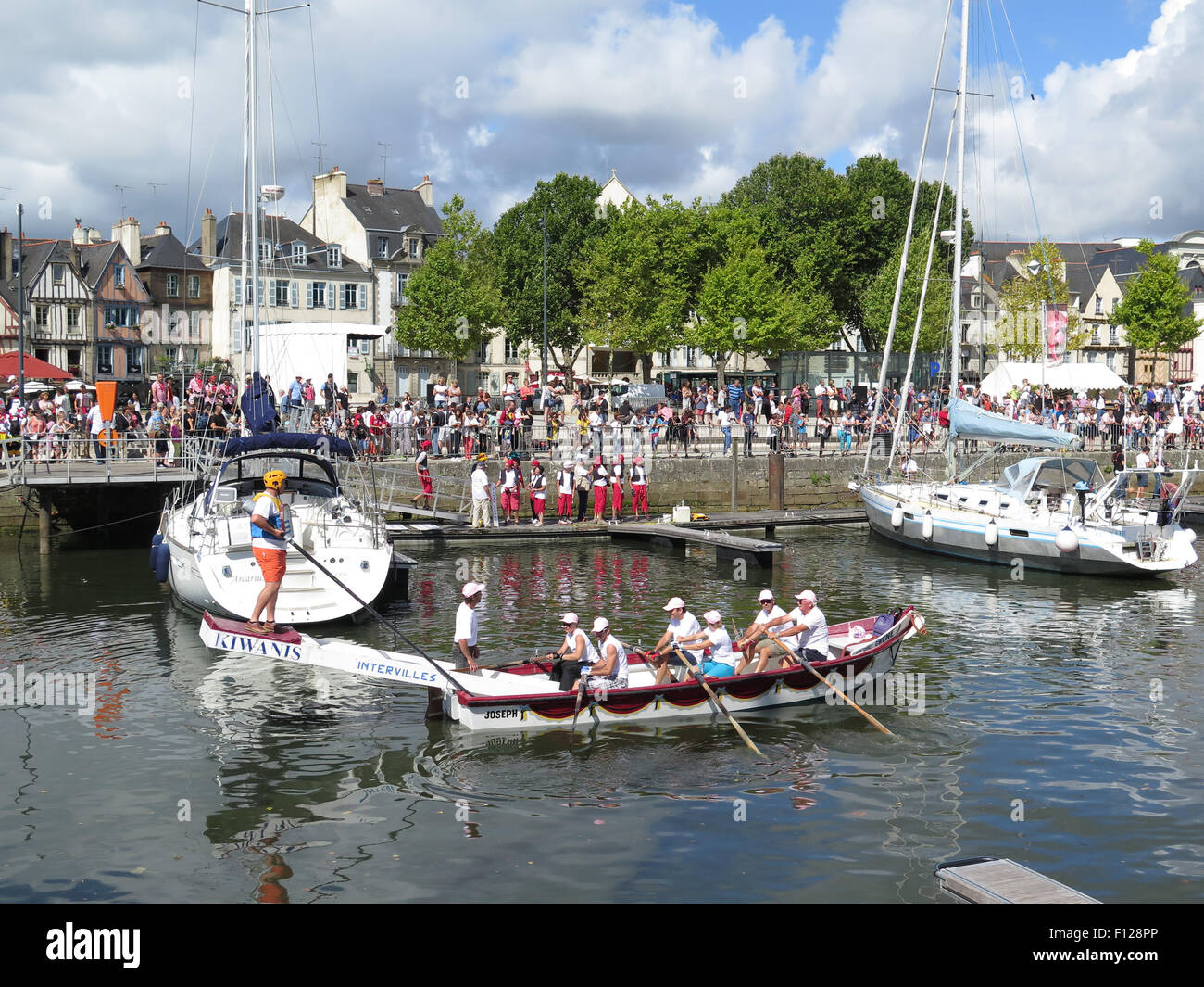 Water jousting boats hi-res stock photography and images - Alamy