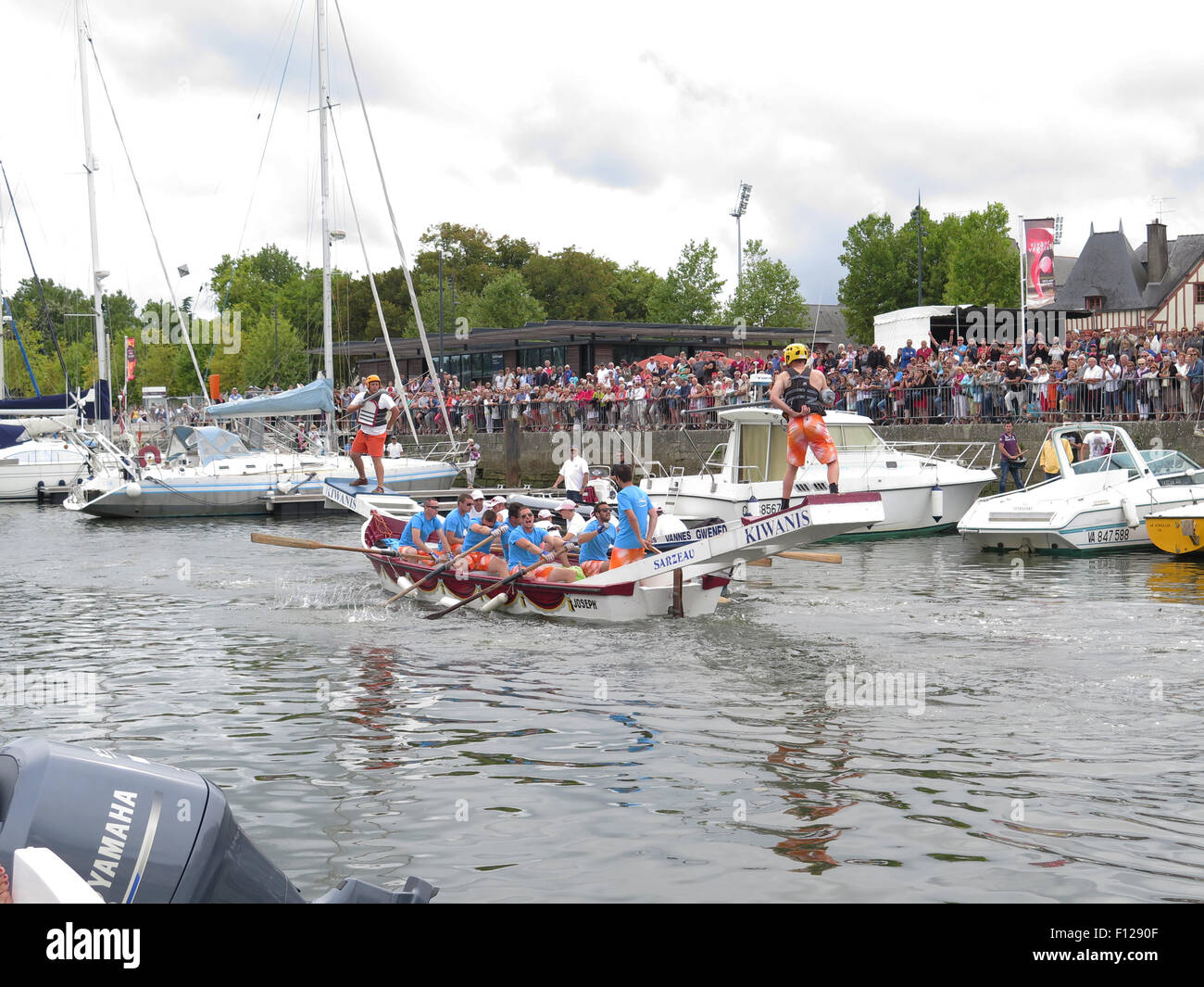 Jousting boat hi-res stock photography and images - Alamy
